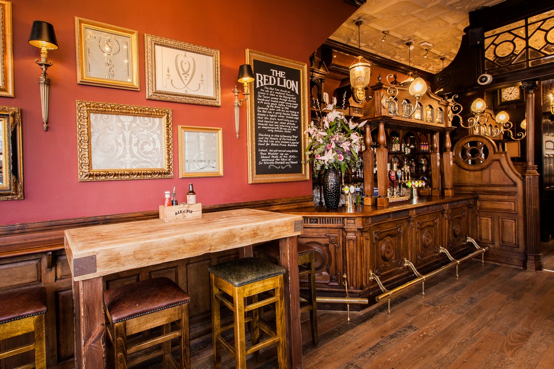 Take a 360 tour of The Red Lion Pub and Restaurant in Westminster